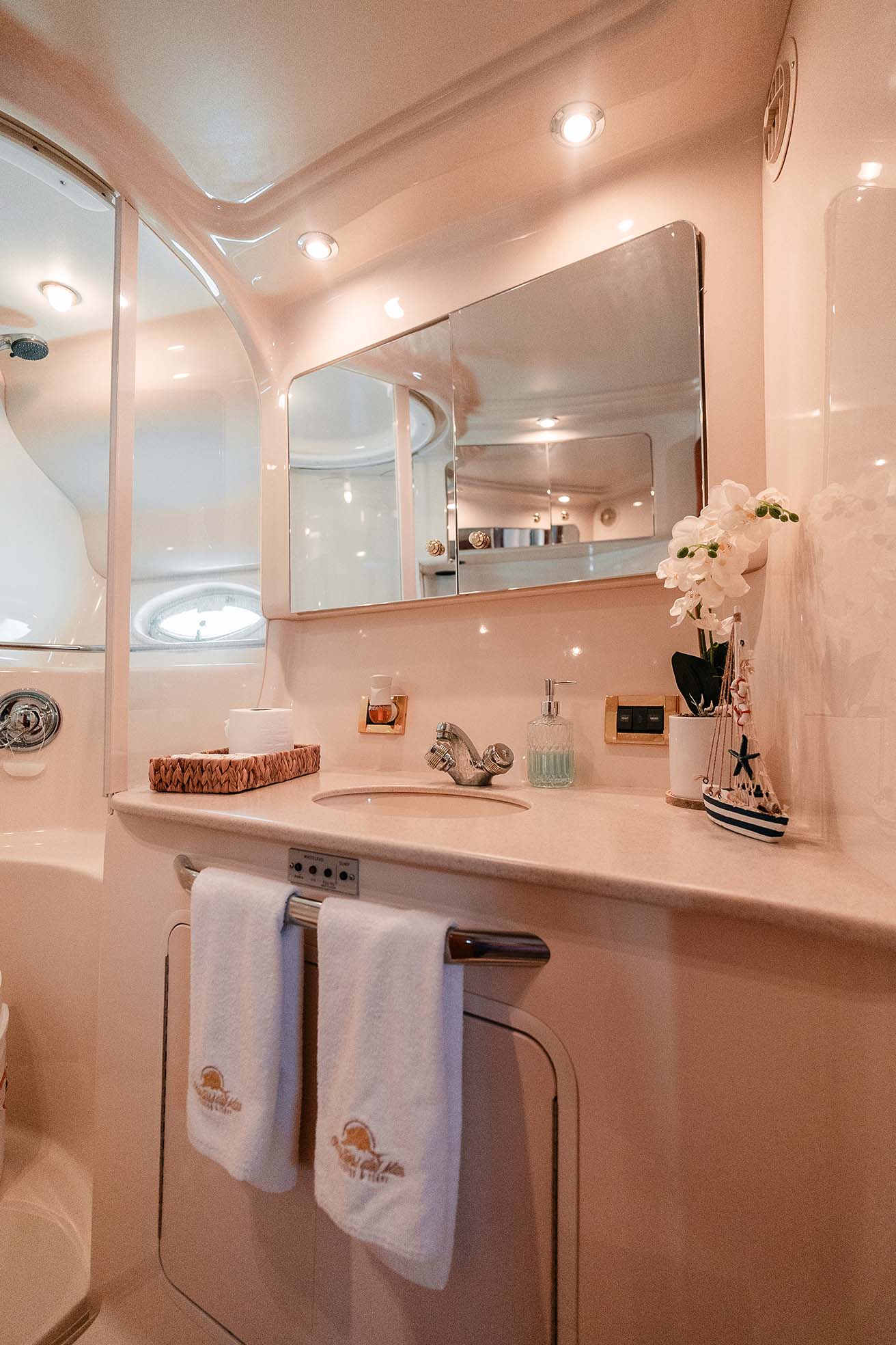 50 ft. Sea Ray Flybridge | Mr Yacht